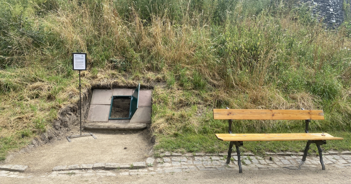 Museum Sinclair-Haus - Bodenfenster im Schlosspark: Einladung zu tiefen ...